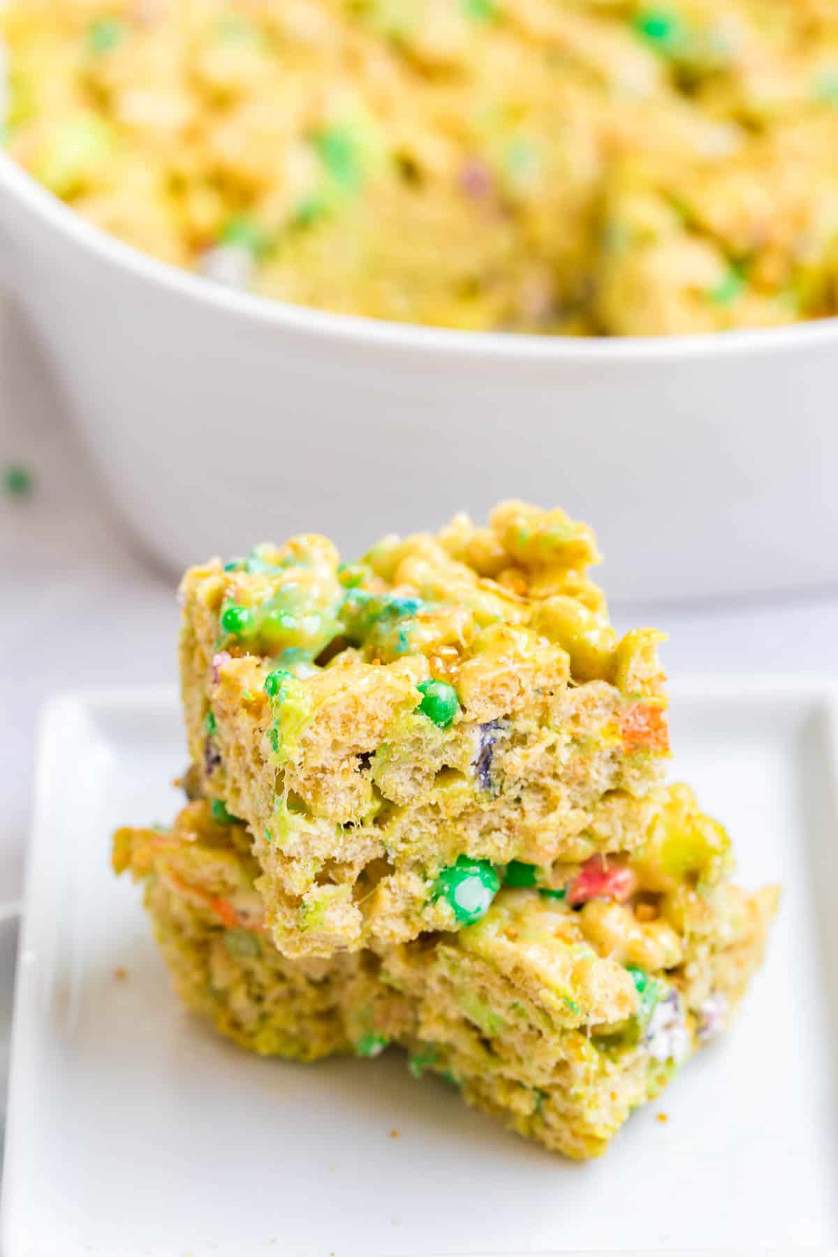 Lucky Charms Treats (Super Easy Recipe) | Party Food Favorites